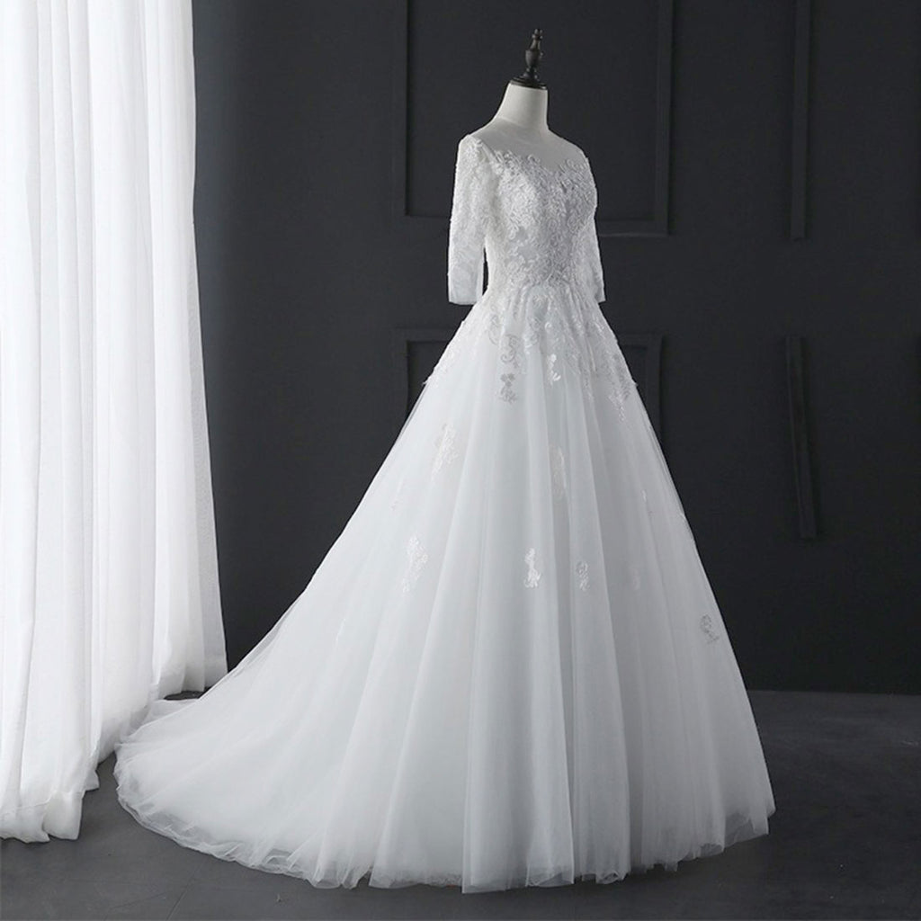 BACKYARD FAMILY wedding dress train three-quarter sleeves